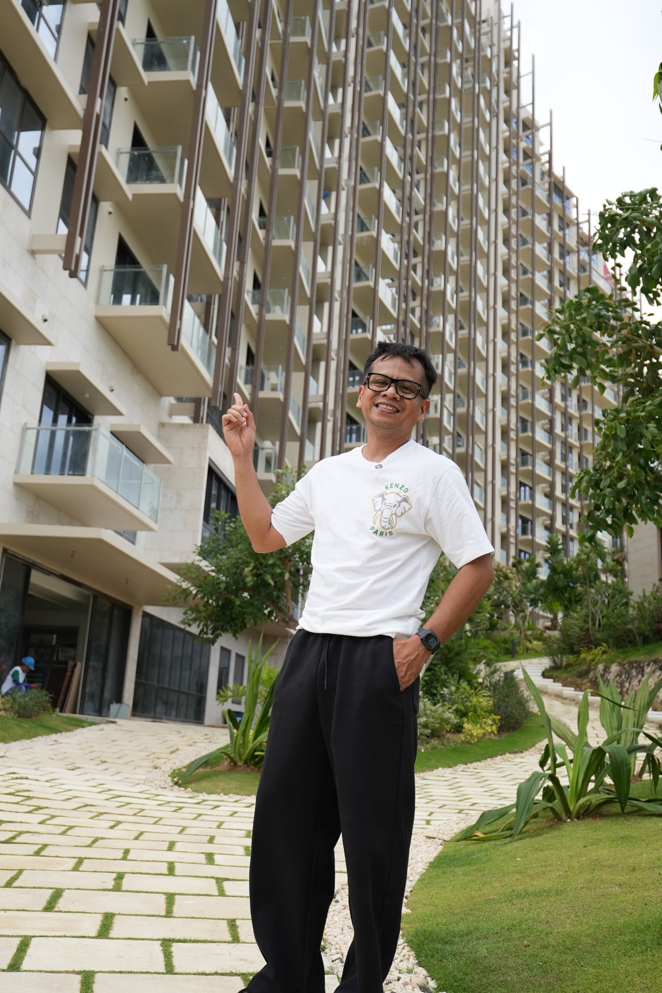 Aruga - TOWER 2 NOW ACCEPTING RESERVATIONS